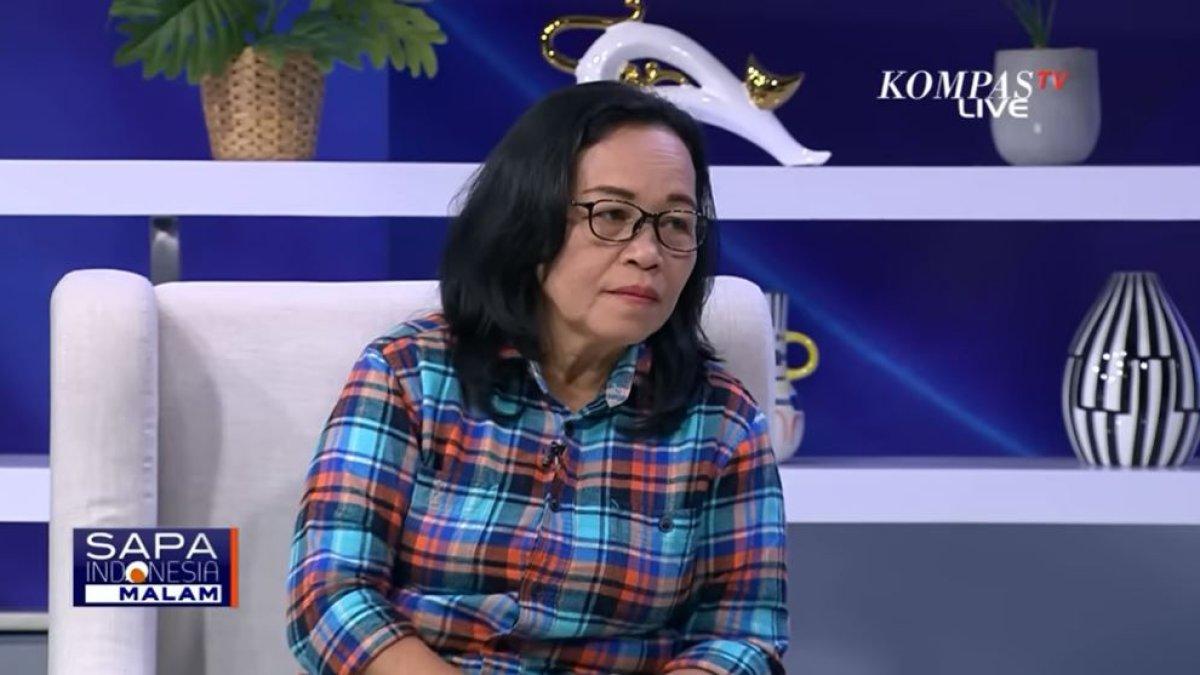 Menangis Bersama, Keluarga dan Tunangan Bharada E Terharu Dengar Permintaan Maaf dalam Pledoi ...