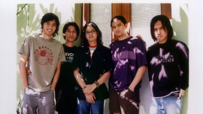 Kunci (Chord) Gitar dan Lirik Lagu 'Sebuah Kisah Klasik' - Sheila On 7 ...