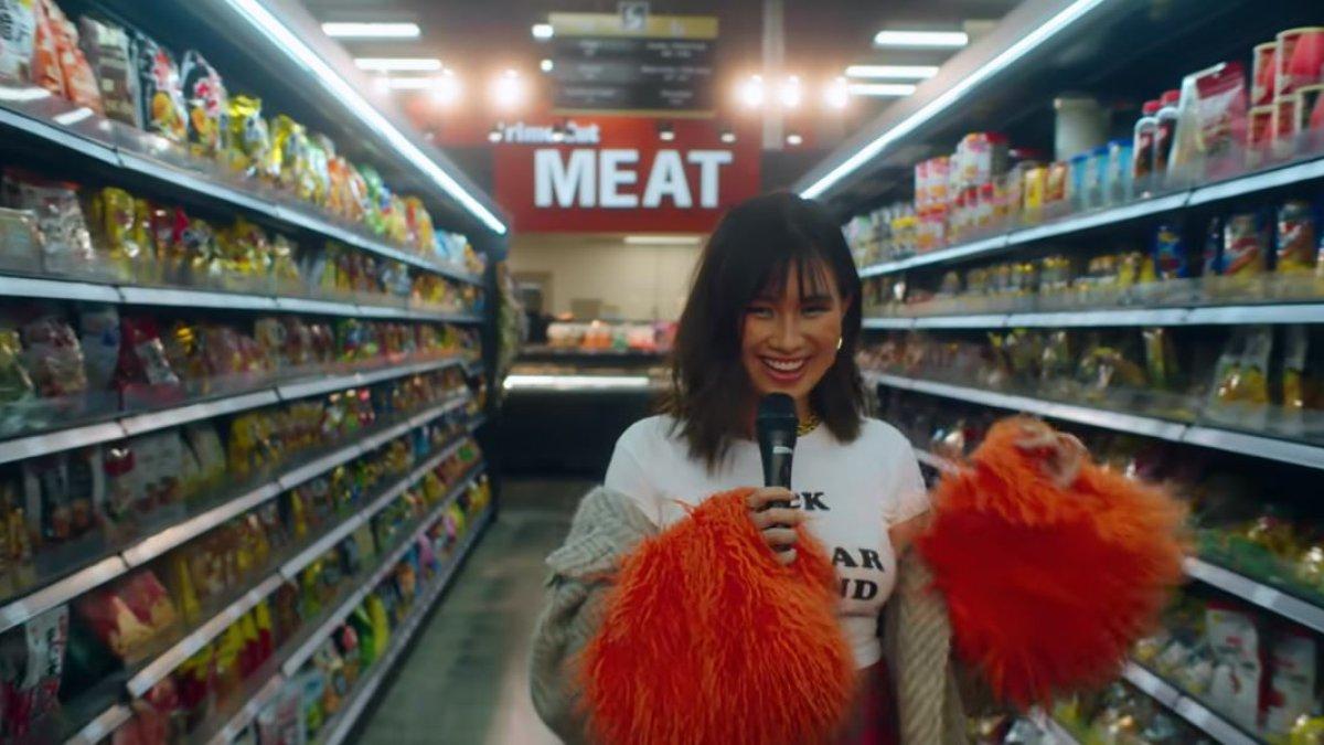 Chord Too Much Of A Good Thing - NIKI, Kunci dari E, Lirik: You Can Do ...