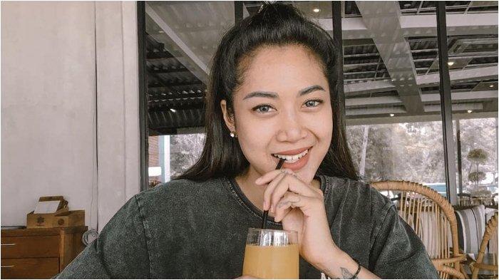 Cerita Widy Vierratale saat Keluarga Temukan Bajunya Penuh Darah ...