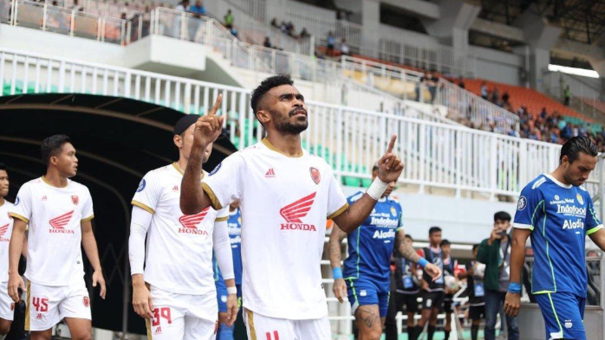 Profil Yance Sayuri: Dari Liga Amatir, Kini Siap Bawa Juara PSM ...